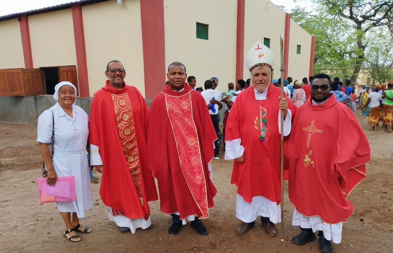 Diocese de Tete - Moçambique - Inauguração do Salão-Multiusos de Marara