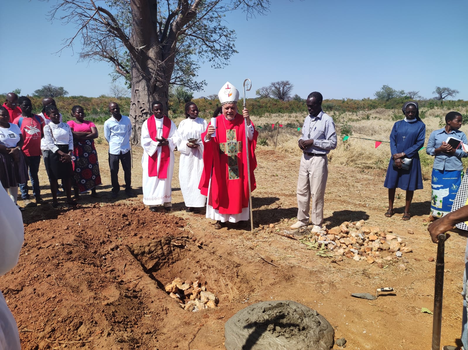Diocese de Tete - Moçambique - Visita Pastoral à Paróquia de matambo ...